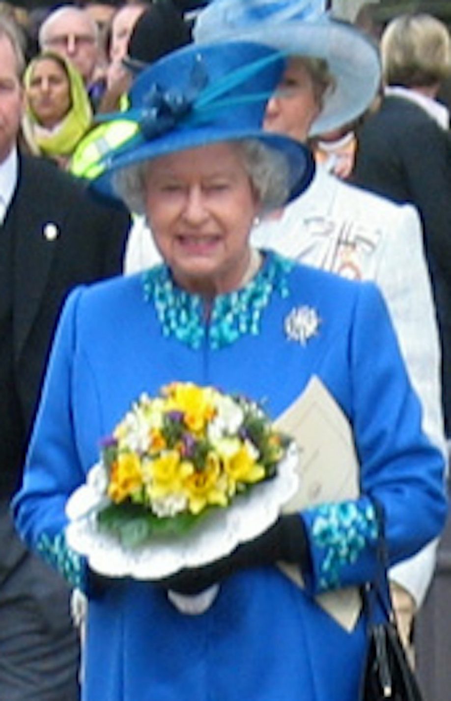 BRIDAL BOUQUETS THAT ARE A KNOCKOUT - by Ethne Clarke